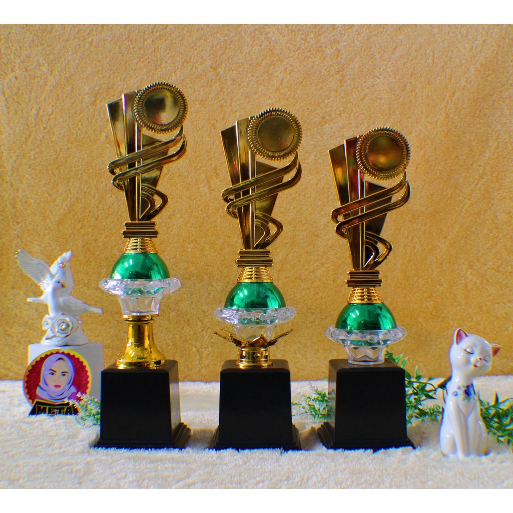 Jual PIALA JUARA 123 TROPHY KEMERDEKAAN SPECIAL 17 AGUSTUS HARGA PER ...