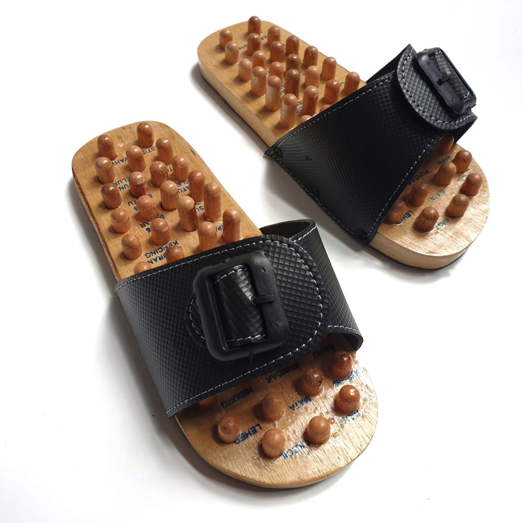 Jual Sandal Kesehatan Sandal Rematik Kayu Sandal Refleksi Pijat Kaki ...