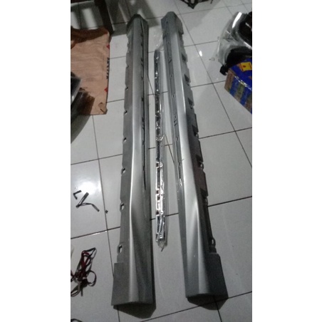 Jual bodykit samping avanza velos 2019-2021 oryginal | Shopee Indonesia