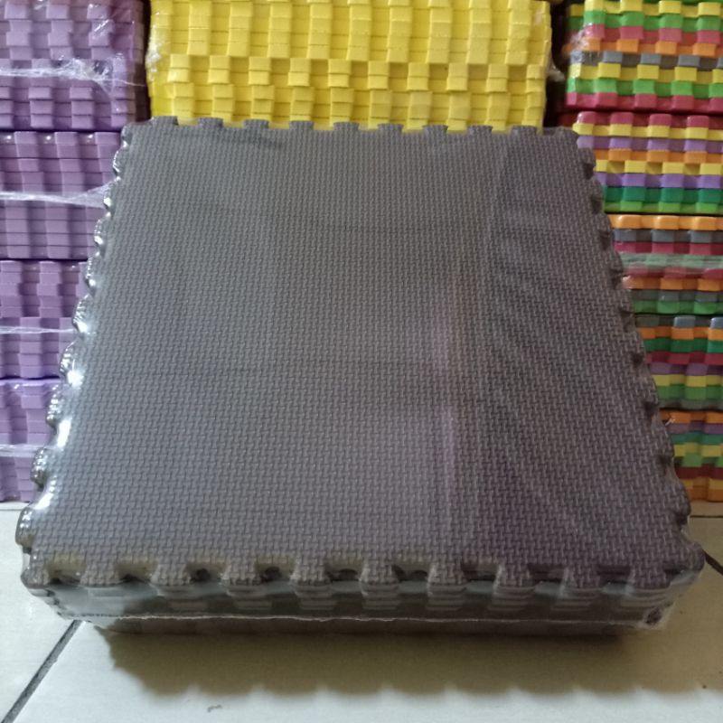 Jual Karpet Puzzle Evamat Polos Coklat Tua 30 x 30 x 1 cm | Shopee ...
