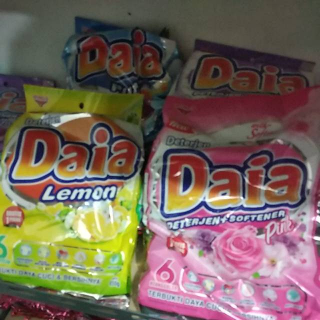Jual Daia Deterjen + Softener 850g berhadiah piring | Shopee Indonesia