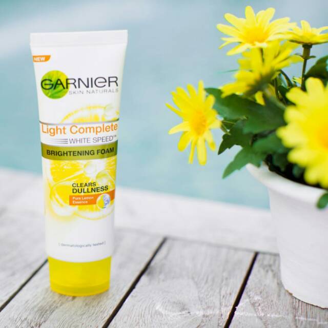 Jual Garnier Light Complete White Speed Multi-Action Brightening Foam ...