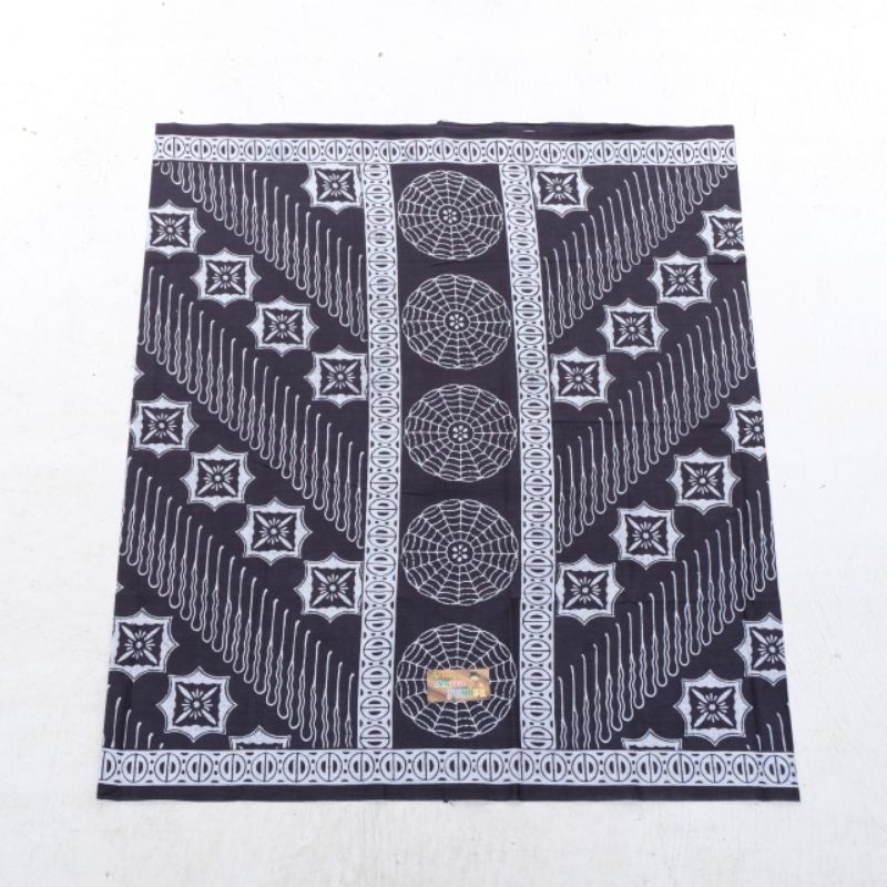 Jual Sarung Batik Anak Halus Motif Wayang Gunungan - Warna merah ...