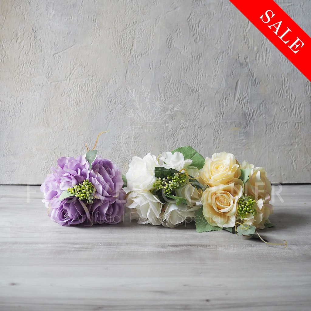 Jual Buket Bunga Mawar Artifisial dengan Berry / Large Rose Bouquet ...