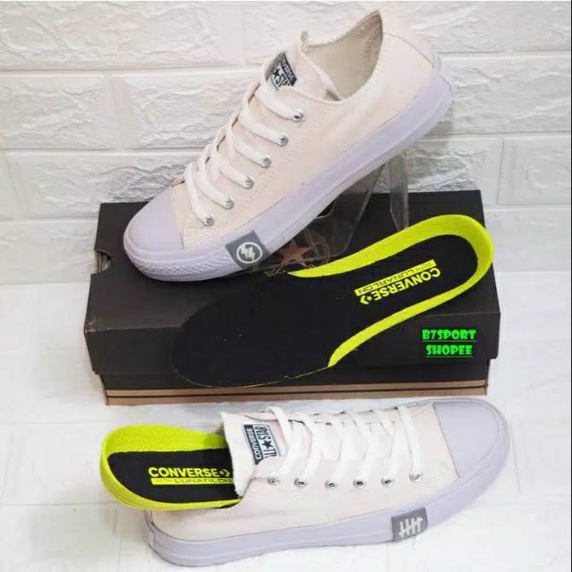 Jual CONVERS ALL STAR FULL WHITE NEW RELEASE REAL PICT 100%!!! | Shopee ...