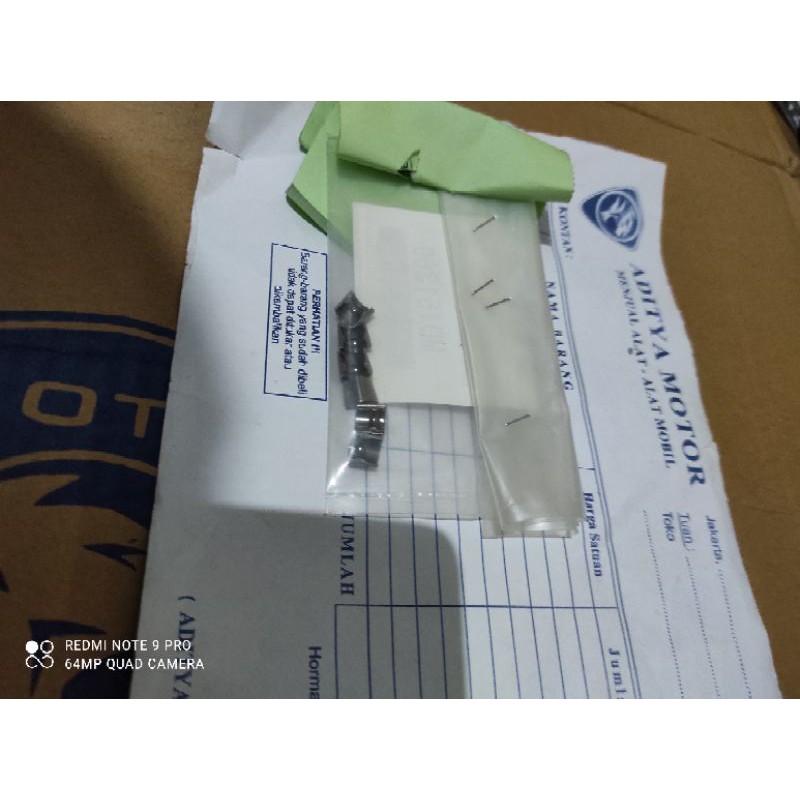 Jual kuku / kancing klep grandis galant V6 lele hiu V6-24 ST Pajero ...