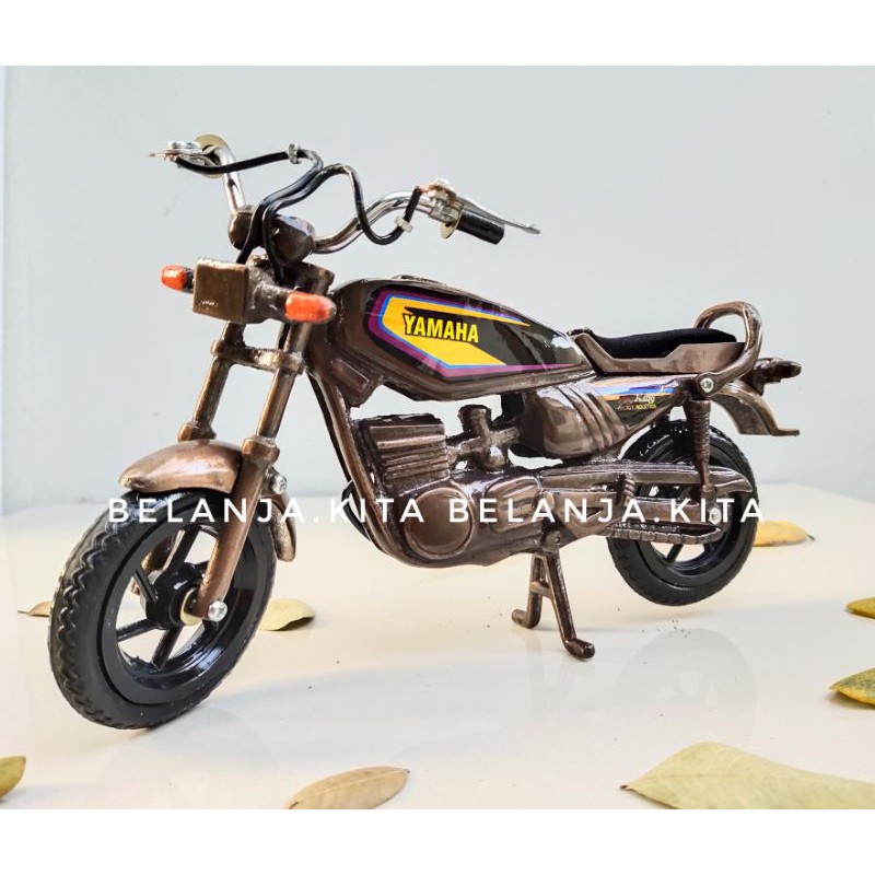 Jual hiasan miniatur motor YAMAHA RX KING besi | Shopee Indonesia