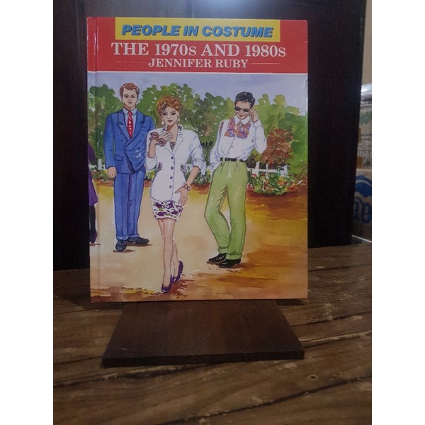 Jual People in Custome The 1970 and 1980 - Jennifer Ruby | Shopee Indonesia