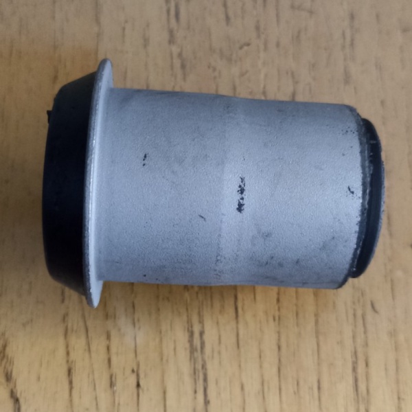 Jual BOSH UPPER ARM BESAR BUSHING UPPER ARM BESAR KIA TRAVELLO BIG UP ...