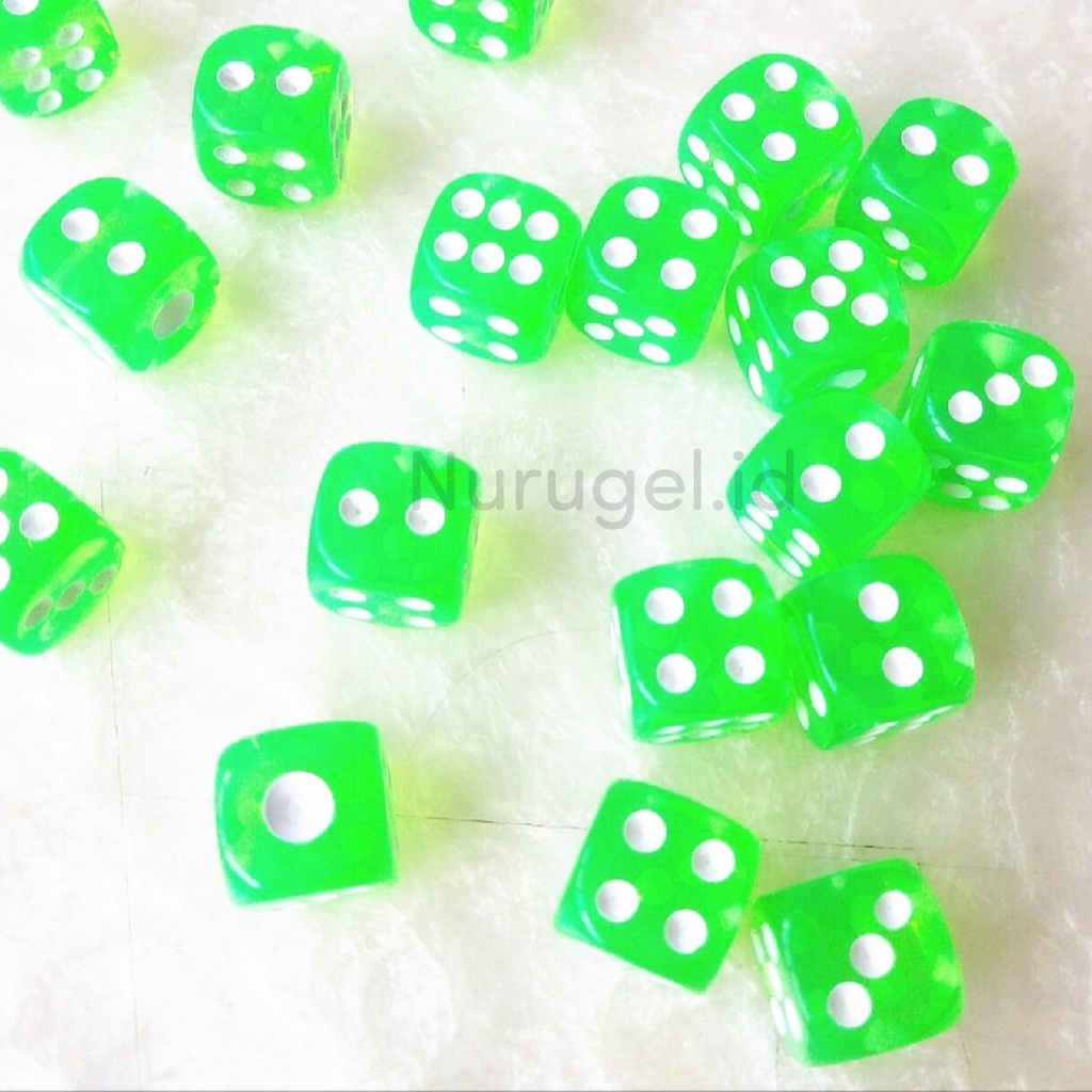 Jual Dadu Warna Colored Dice Die Acrylic 19mm x 19mm x 19mm | Shopee ...