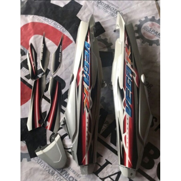 Jual cover body yamaha vega r new warna silver plus striping | Shopee ...
