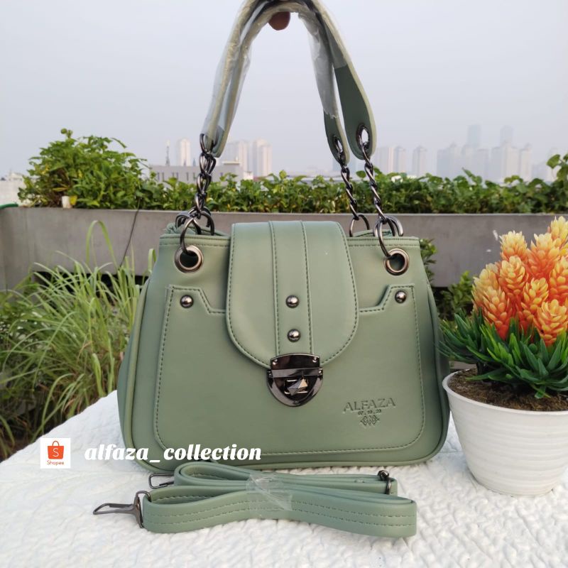 Jual Alfaza,Taswanita2ruang,kantong depan tali rantai,C06 ukuran T18xP23xL10cm | Shopee Indonesia