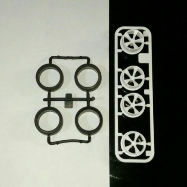 Jual ban+velg 5 spoke medium putih(soft) | Shopee Indonesia