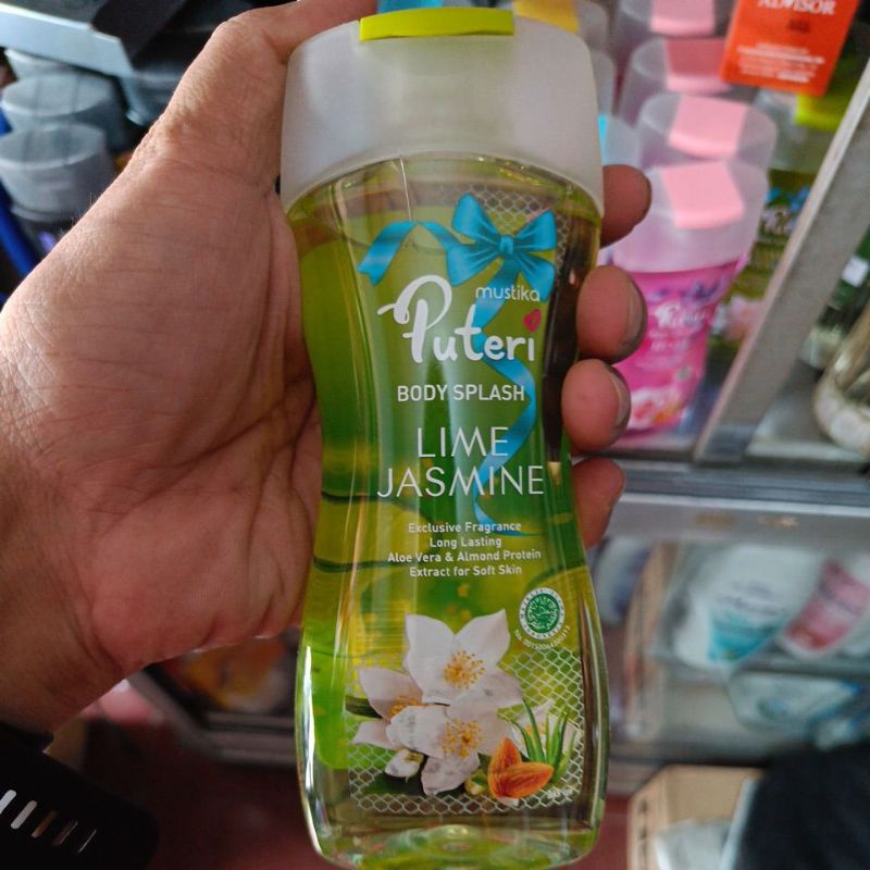Jual parfum putri splash cologne 245ml | Shopee Indonesia
