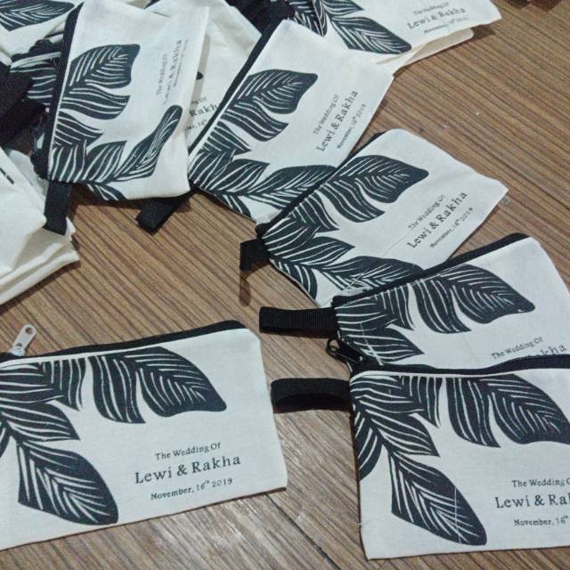 Jual Souvenir dompet pouch sablon custom Bahan blacu | Shopee Indonesia