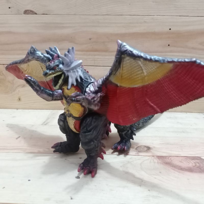 Jual figure ultra monster zogu zog second form ultraman gaia / agul ...