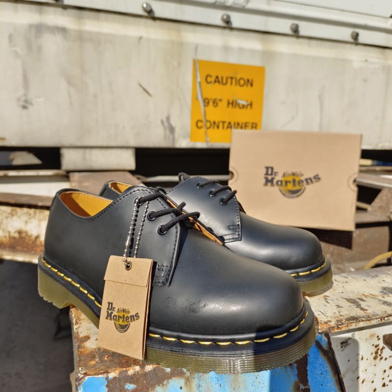 Jual Sepatu Docmar Low Boots 1461 Black Smooth Low 3 Classic Smooth ...