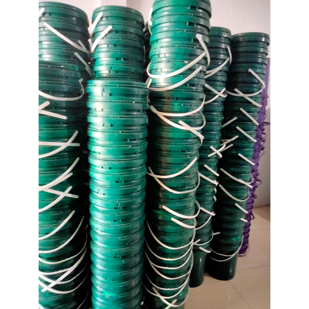 Jual Ember Bekas Cat 25kg Ember Sampah Ember Pot Bunga ada tutupnya ...