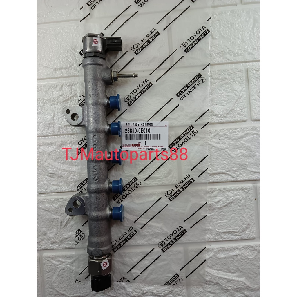 Jual COMMON RAIL TOYOTA FORTUNER VRZ INNOVA REBORN HILUX REVO 23810 ...