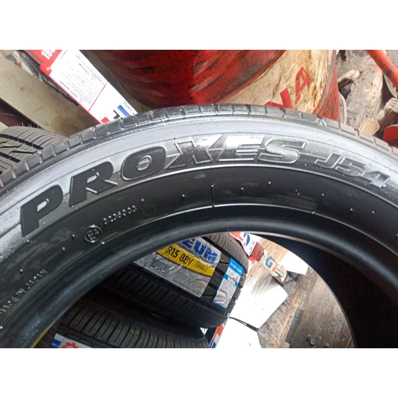 Jual Ban mobil bekas ukuran 205-60-16 Toyo proses j54 ban mobil layak ...