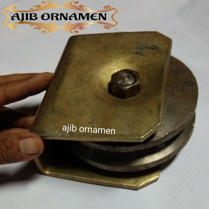 Jual Roda pagar roda gerbang roda bubut 12cm RODA SUPER BESI AS rell ...