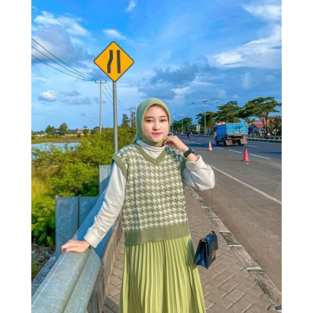 Jual [BISA COD] Rompi rajut / Jennie vest knit / Rompi korea / Rompi ...
