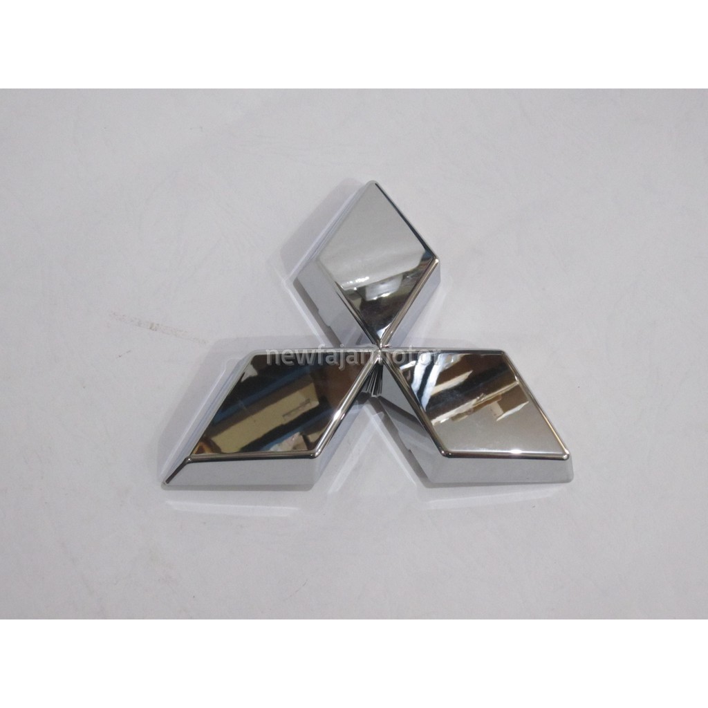 Jual Emblem Mitsubishi Expander TIGA BERLIAN Original | Shopee Indonesia
