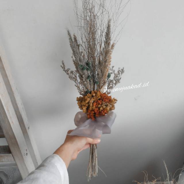 Jual Dried Flower Handbucket Milliever Bucket bunga prewedding foto ...