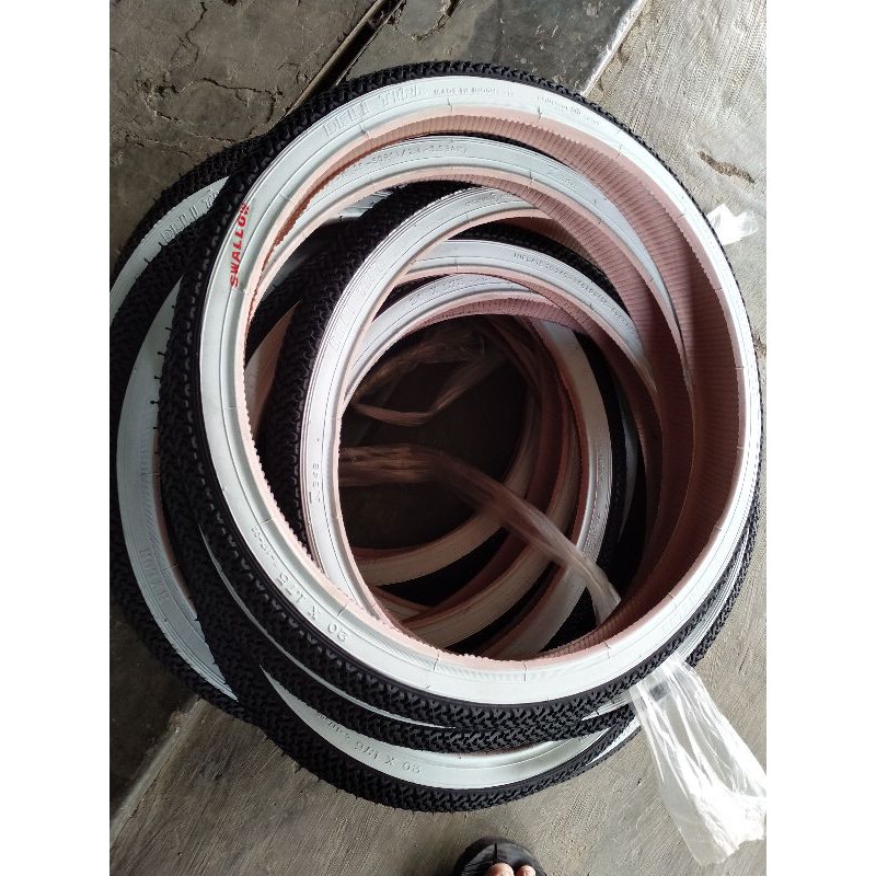 Jual BAN LUAR SEPEDA 20X175 HITAM PUTIH SWALLOW DELI TIRE HITAM ...
