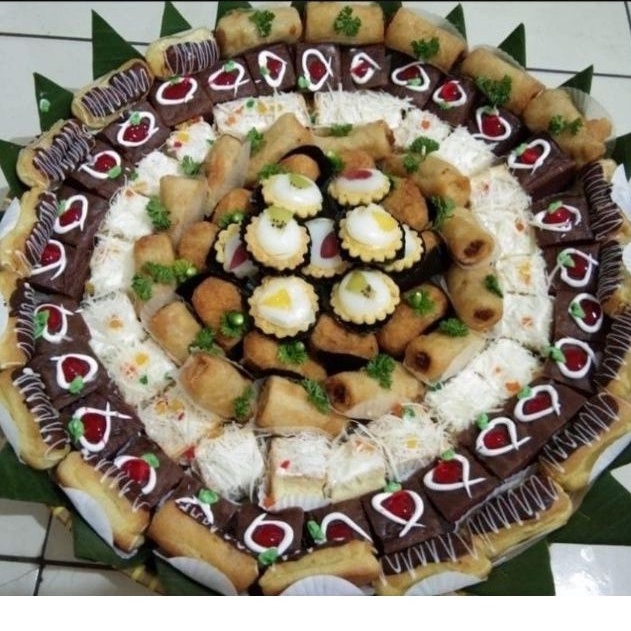 Jual Kue Tampah Custom Cake Mini Termurah Halal | Shopee Indonesia