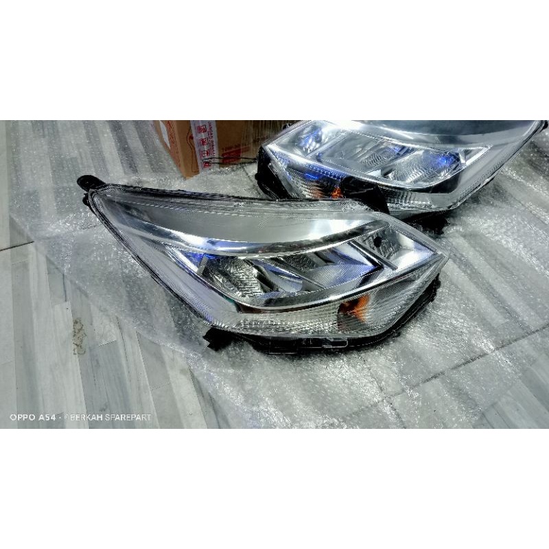 Jual Headlamp lampu depan calya sigra facelift original | Shopee Indonesia
