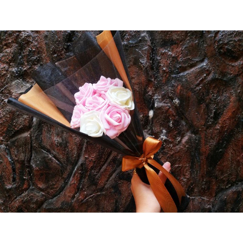 Jual Buket Bunga Mawar Bouquet Wisuda Ulangtahun Anniversary Hadiah ...