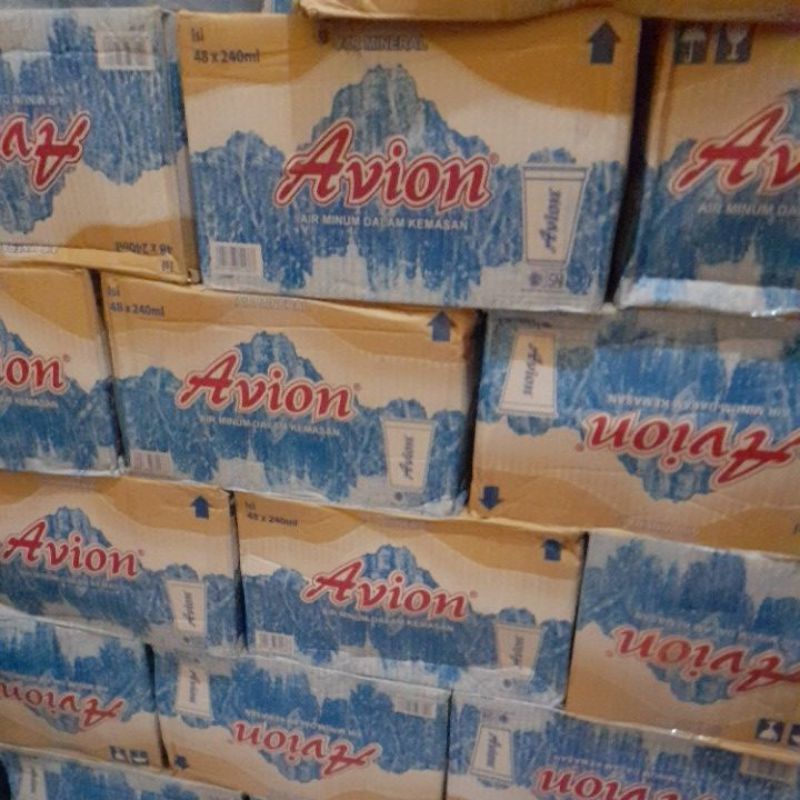Jual air mineral avion gelas 240 ml 1 dus | Shopee Indonesia