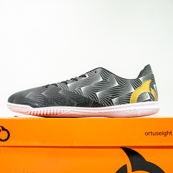 Jual Sepatu Futsal Ortuseight Neutron IN Black White 11020388 Original BNIB | Shopee Indonesia
