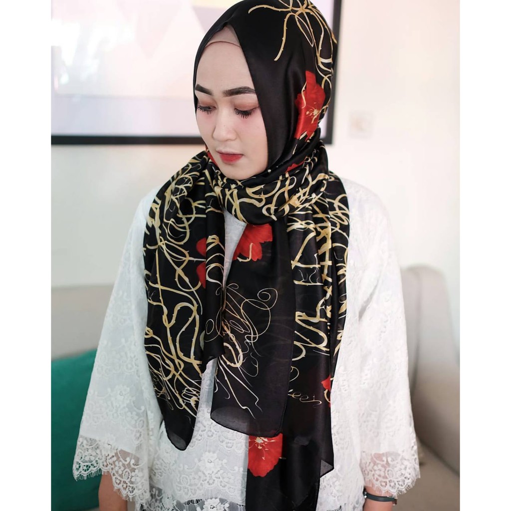 Jual Hijab pashmina silk ori jumbo hitam | Shopee Indonesia
