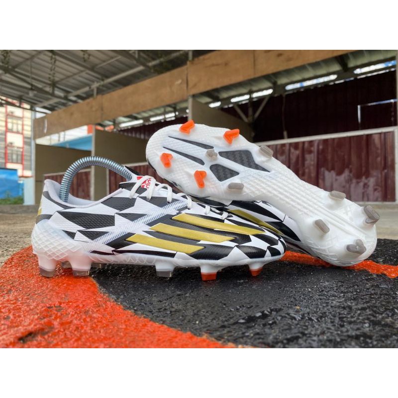 Jual Sepatu Bola Adidas F50 Adizero 2014 World Cup White Black FG ...