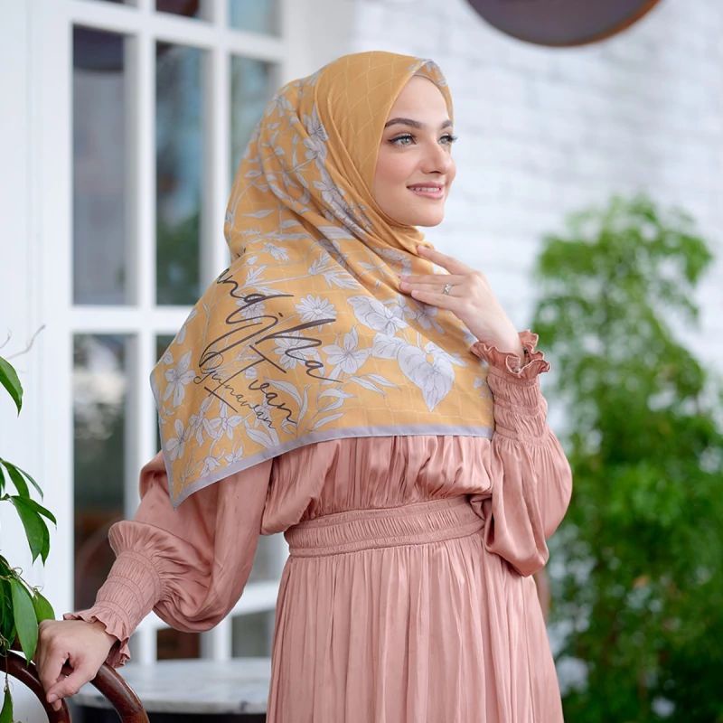 Jual YELLOW CHERRY BLOSSOM SCARF - Mandjha Hijab by Ivan Gunawan ORIGINAL (FREE BOX) | Shopee ...