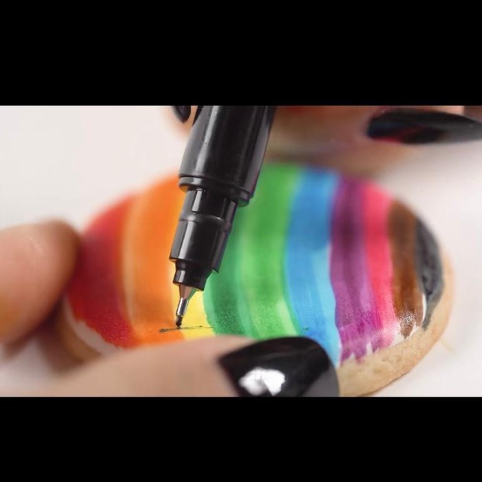 Jual EDIBLE FOOD PEN WARNA HITAM WHITE BOX 1 PCS PULPEN HIAS BLACK ...