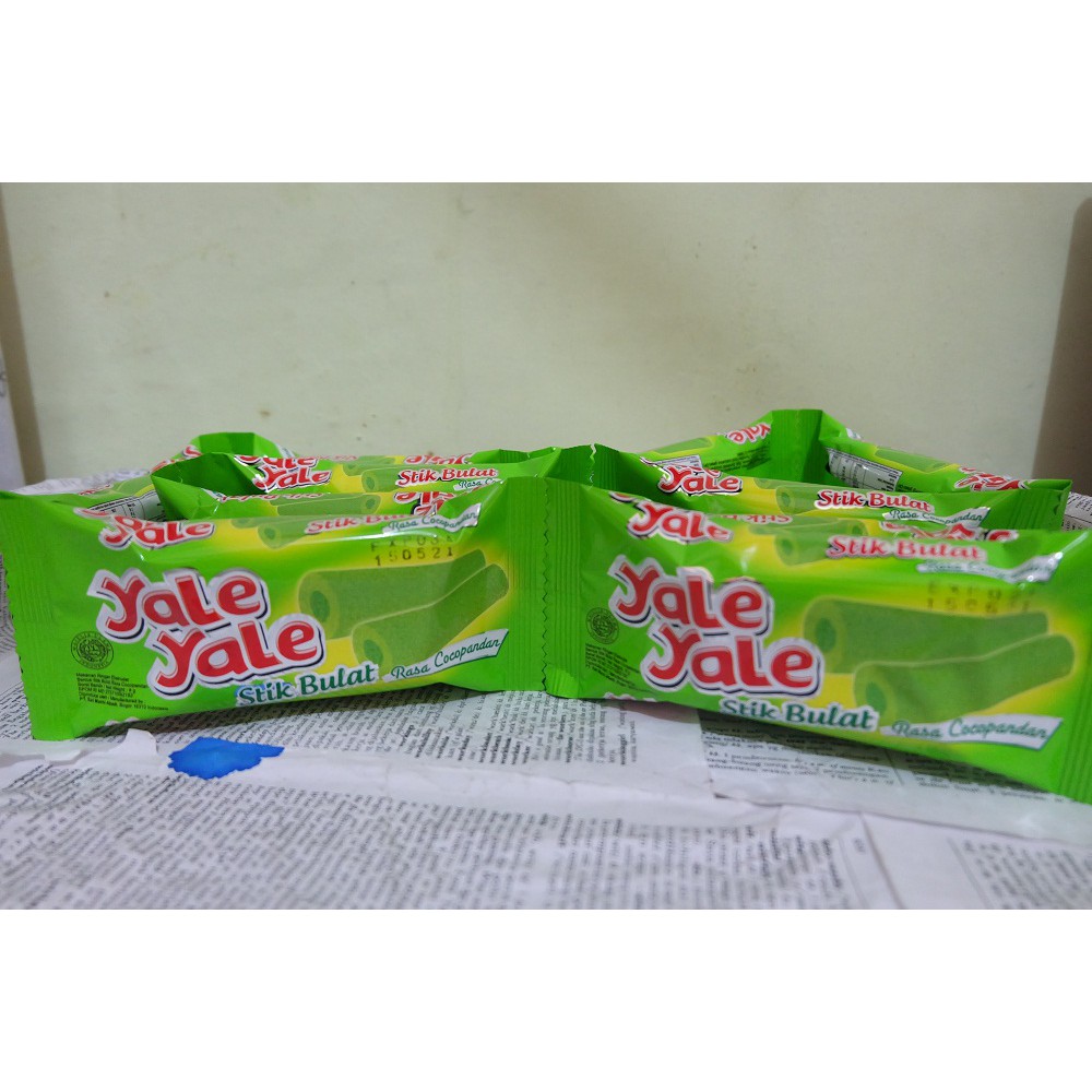 Jual YALE YALE SNACK STIK BULAT 1 RENCENG 10 PCS | Shopee Indonesia