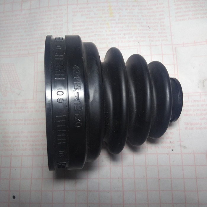 Jual Boot as roda dalam /CV joint in Toyota Corolla AE92, AE101 43448 ...