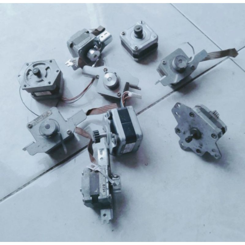 Jual Stepper motor ex old floppy disk kondisi campuran rata rata ...