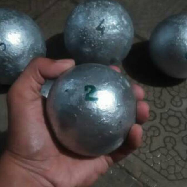 Jual Bola Tolak Peluru 2 kilo / Bola Lempar Peluru 2 kilo | Shopee ...