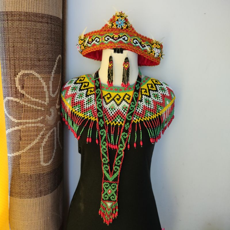 Jual satu set topi mahkota dan kalung dan anting dan rompi dada ...