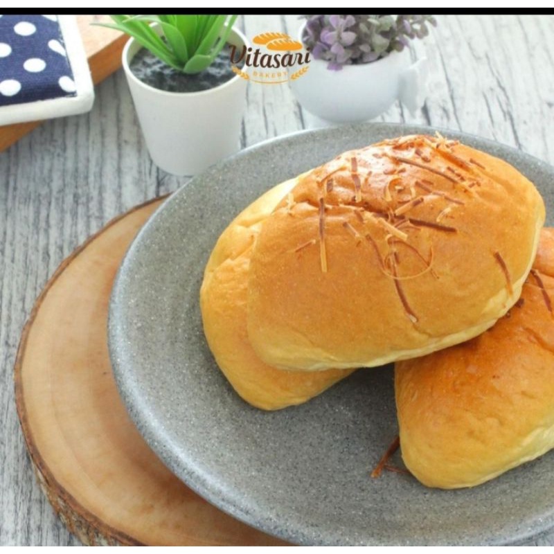 Jual Aneka Roti Manis dan Asin Vitasari Bakery min order 6 pcs boleh ...