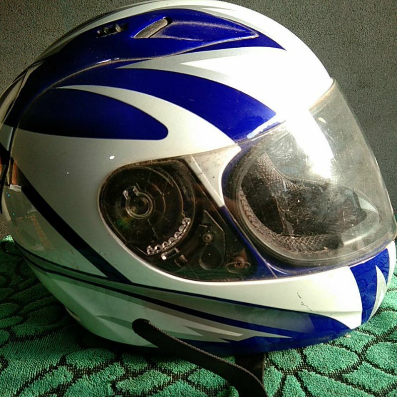 Jual helm bekas pakai | Shopee Indonesia