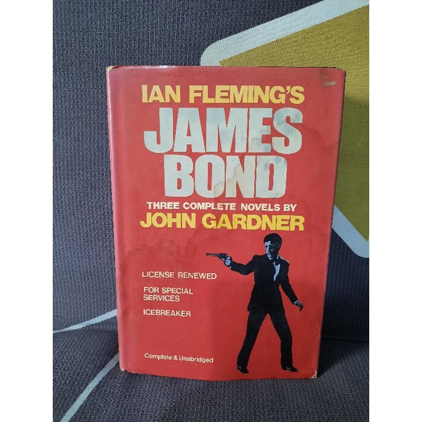 Jual Ian Flemings James Bond Three Complete Novels English Buku Novel ...