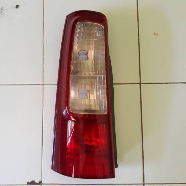 Jual Lampu belakang/stoplamp avanza-senia 2004-2006(kiri) | Shopee ...