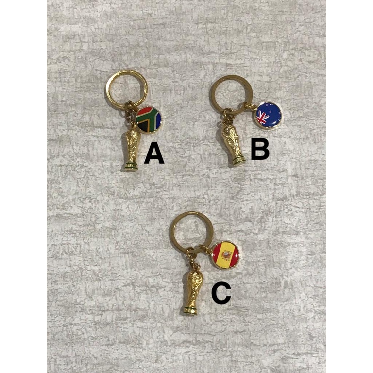 Jual GANTUNGAN KUNCI (KEY CHAIN) FIFA WORLD CUP 2010 ORIGINAL PIALA ...