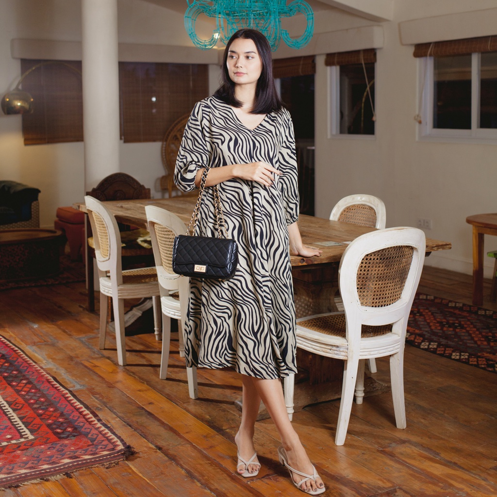 Jual Carmen A Line Dress Zebra Latte Black - Rayon Premium Nyaman ...