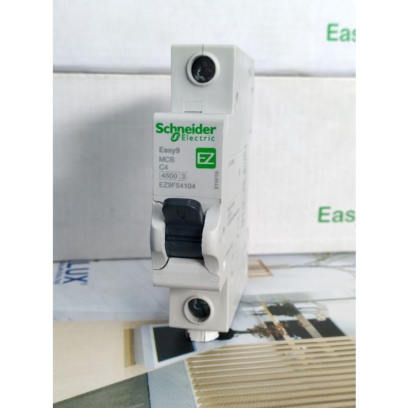 Jual MCB SCHNEIDER 4A Hitam Miniatur Circuit Breaker Original | Shopee Indonesia